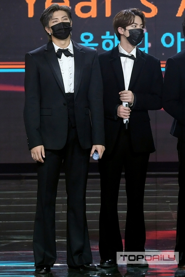 '2020 TMA' 방탄소년단(BTS) RM-진, 마스크를 뚫고 나오는 멋짐