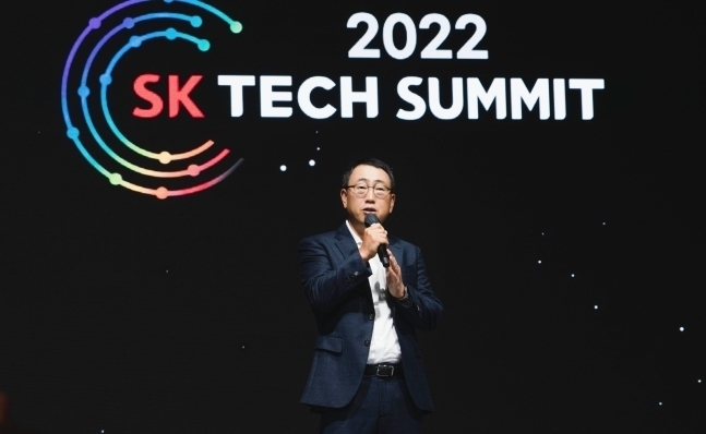 유영상, SKT-SKB 겸직행…'AI 컴퍼니' 맞춤 조직개편