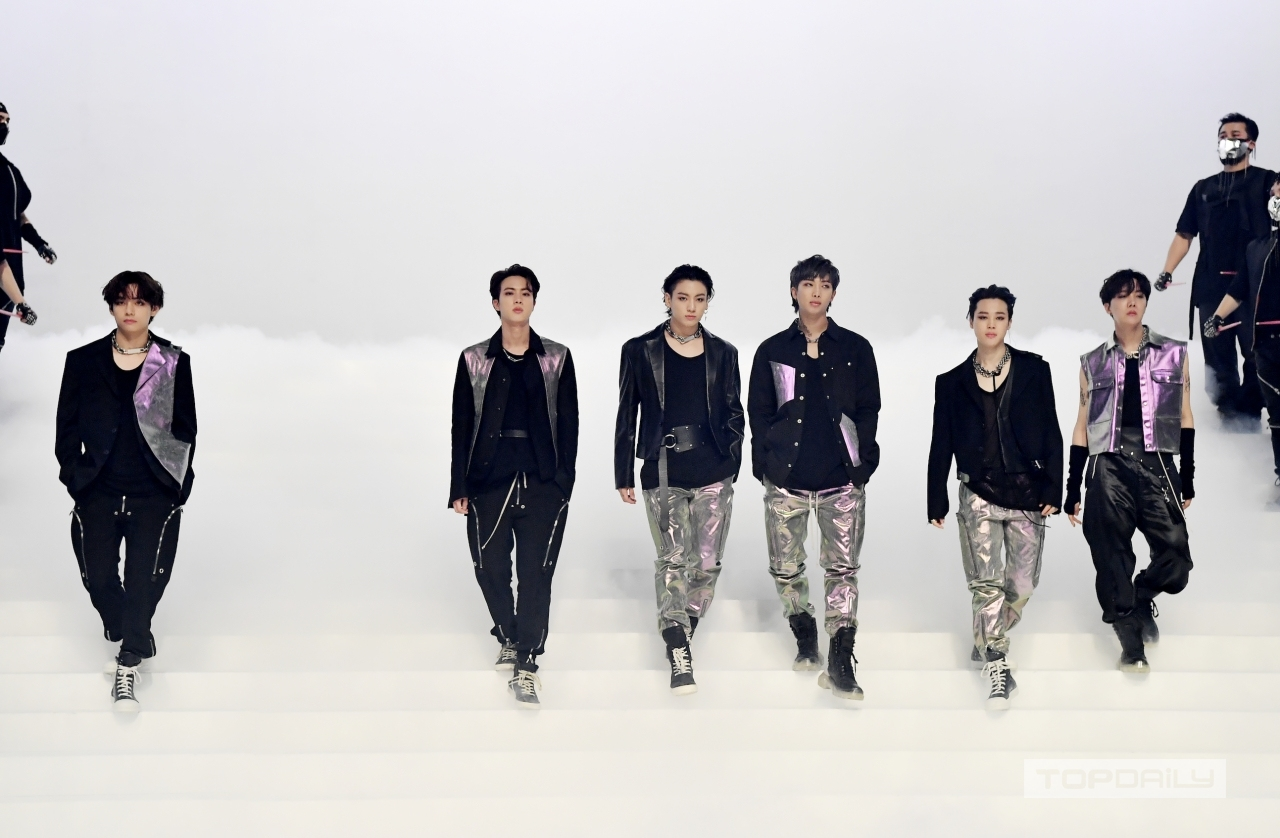 'MMA 2020' 걷는 방탄소년단(BTS)