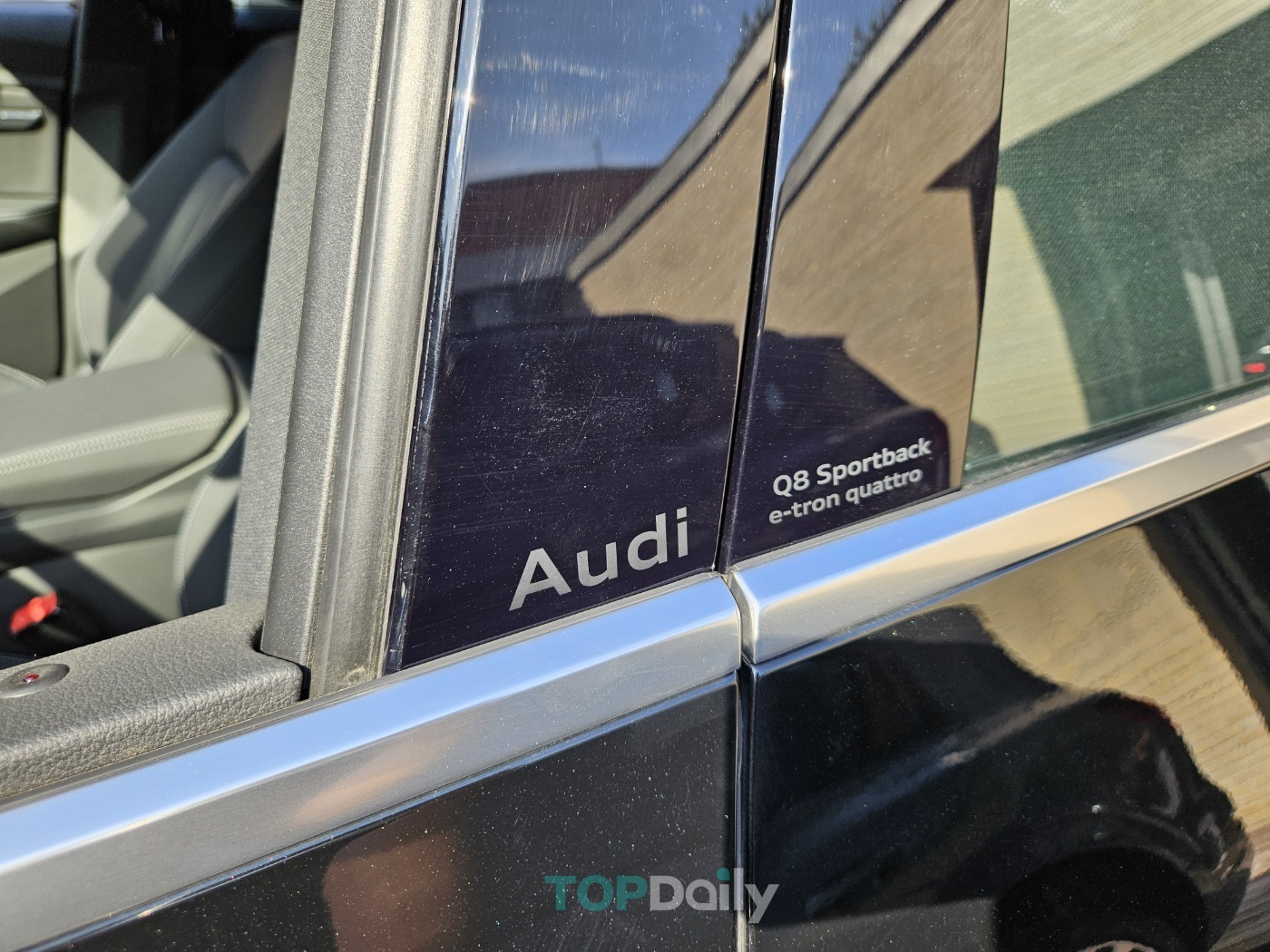 Off-roading is no problem… ‘The New Audi Q8 e-tron’ becomes even stronger