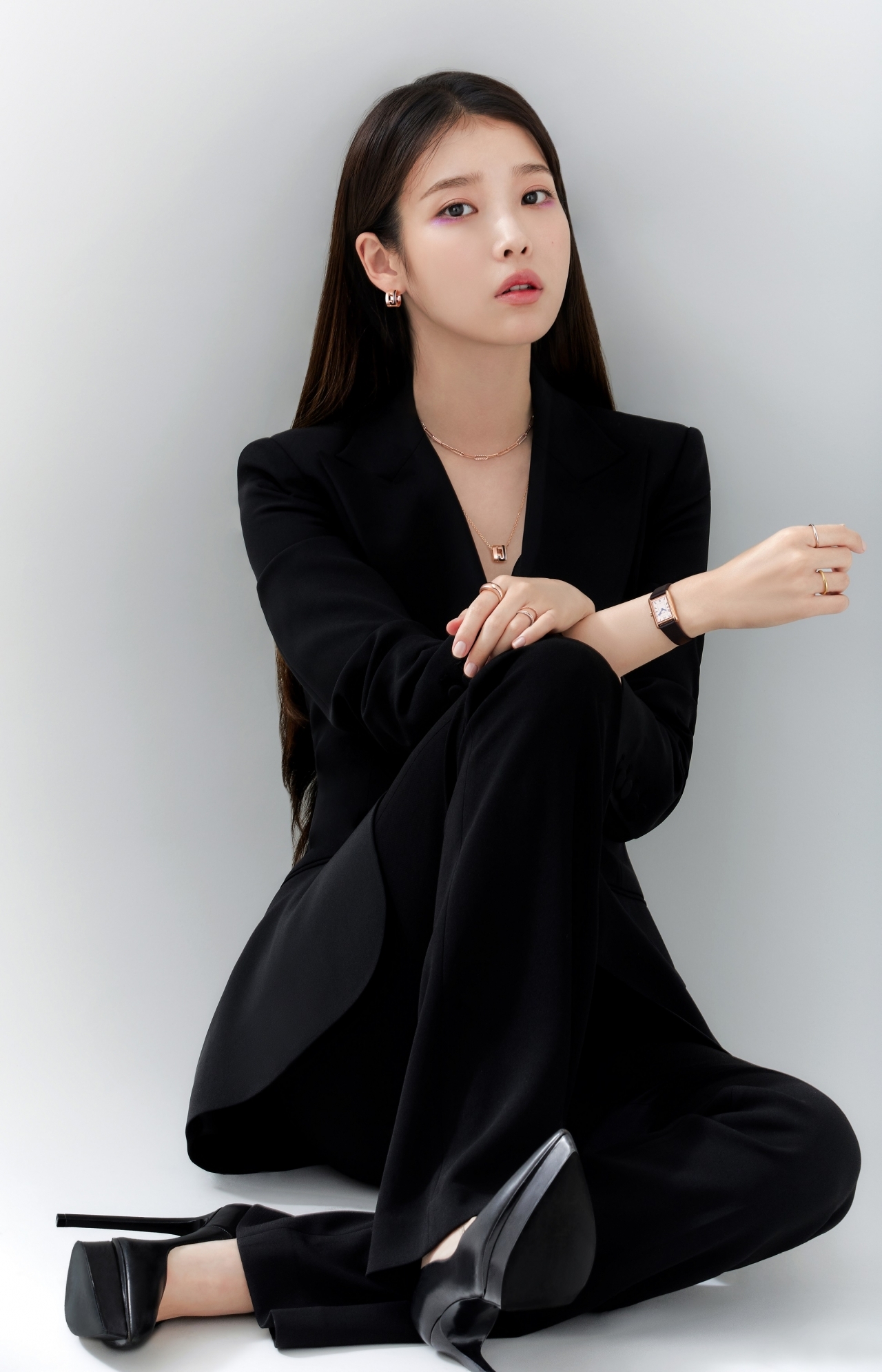 아이유, 성숙한 매력 물씬