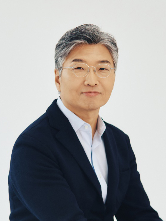 Cosmax Group appoints Vice Chairman Heo Min-ho as holding company ...