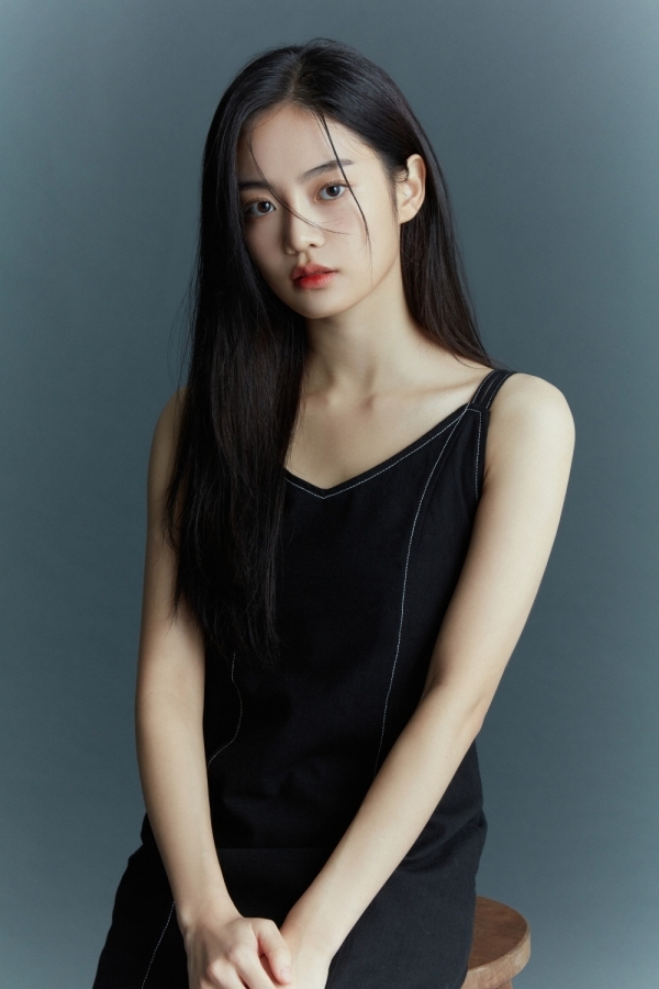 우다비, 3色 매력 담은 새 프로필 이미지 공개 "시크+청순+러블리"