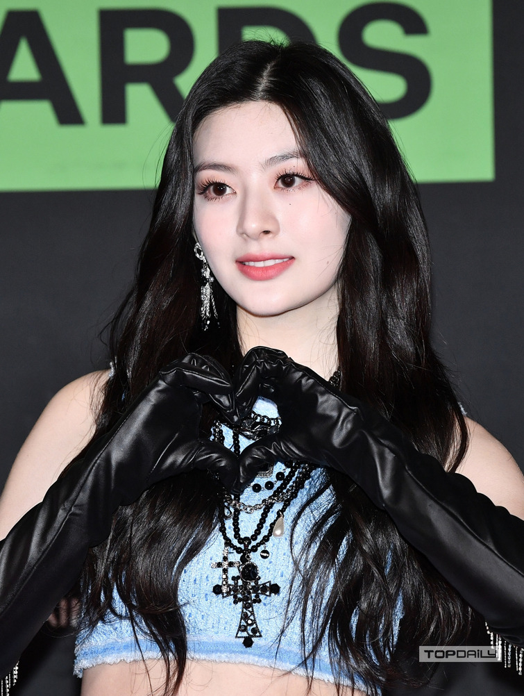 'MMA2021' 스테이씨, 과즙미 팡팡