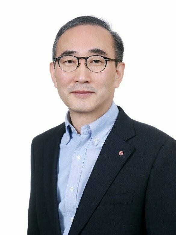 KT, 경쟁사 출신 '김영섭' 차기 CEO 낙점