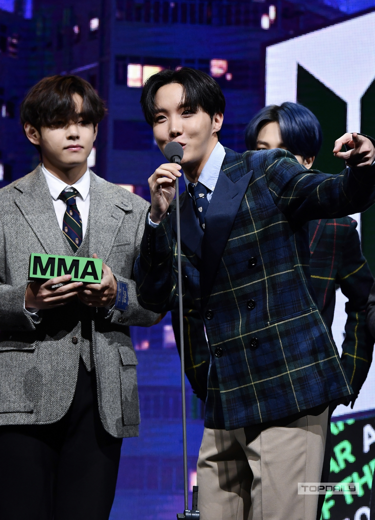 'MMA 2020' 방탄소년단(BTS) 수상 소감 말하는 제이홉