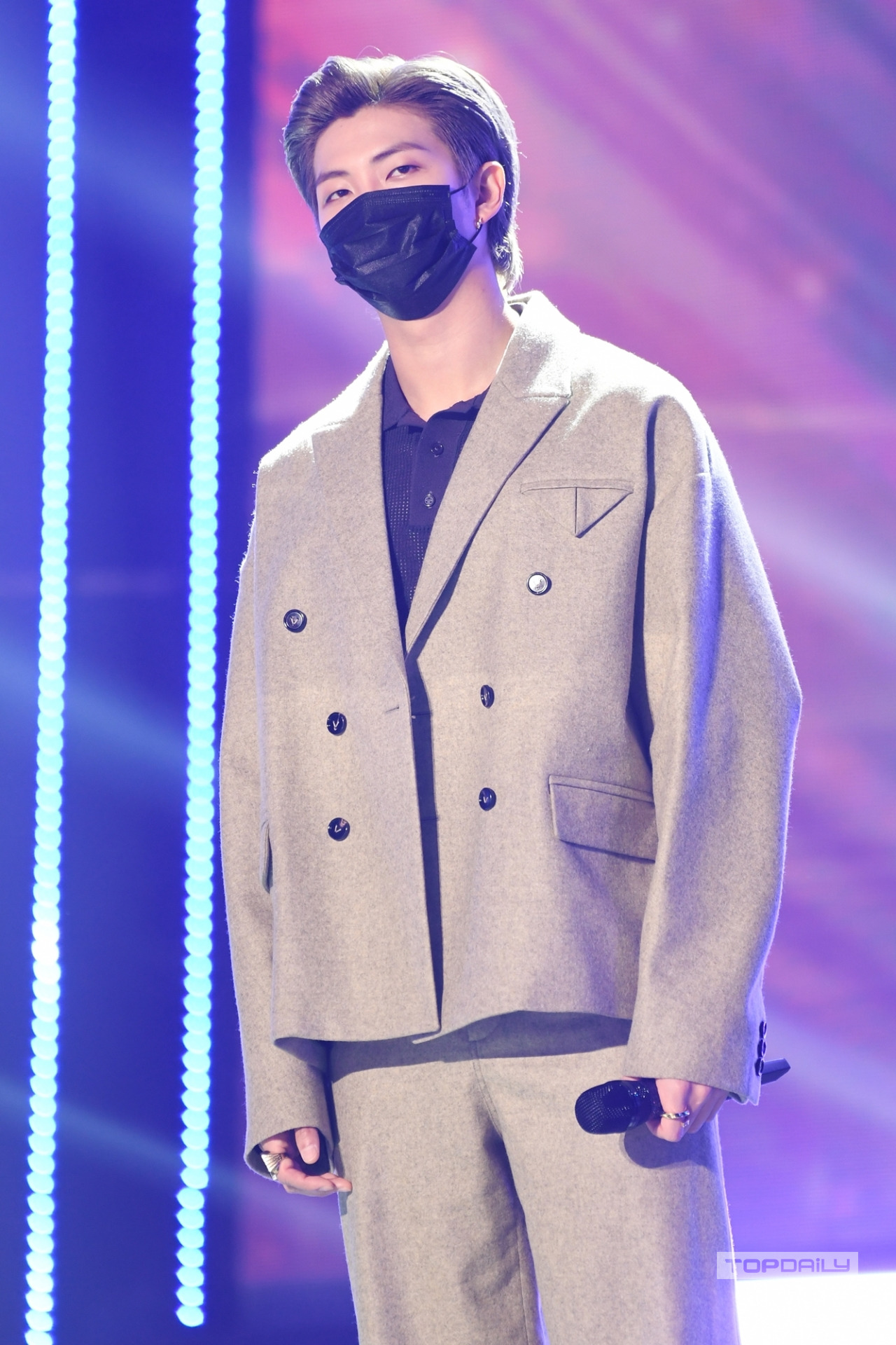 '가요대전' 방탄소년단(BTS) RM, 그윽한 눈빛